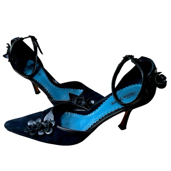 Isabella Fiore | Shoes | Isabella Fiore Blacksuede Bambi Floral Pump ...